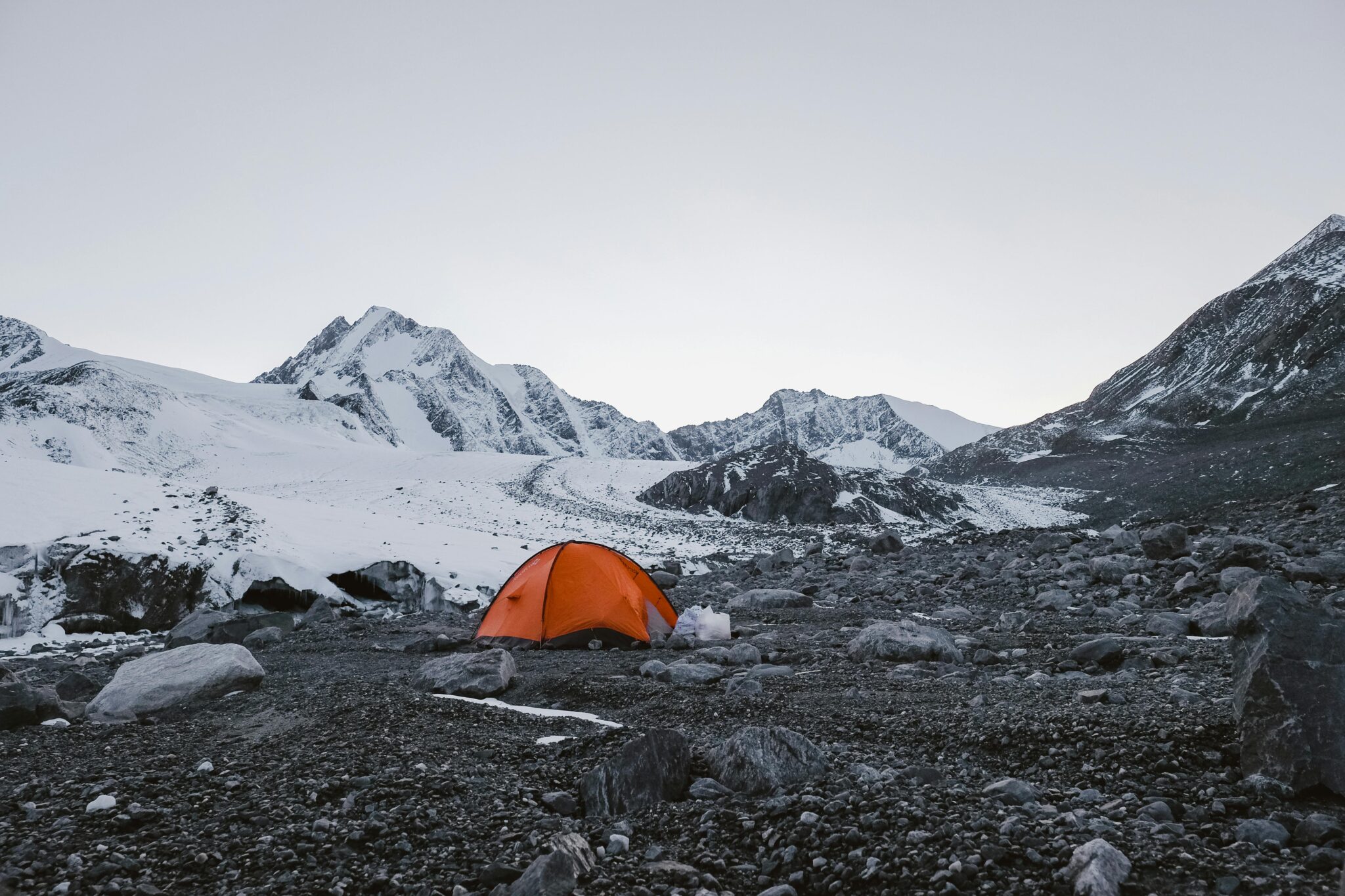 Winter Camping Tips for Beginners: The Ultimate Guide to Cold-Weather ...